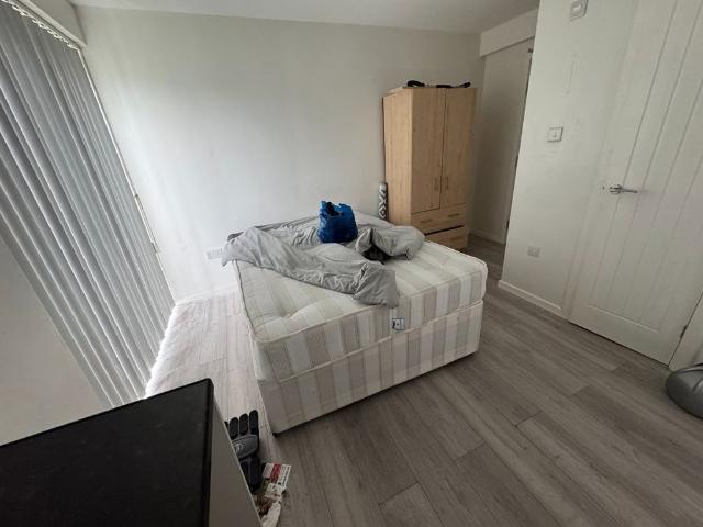Studio Flat, High Level Drive, SE26