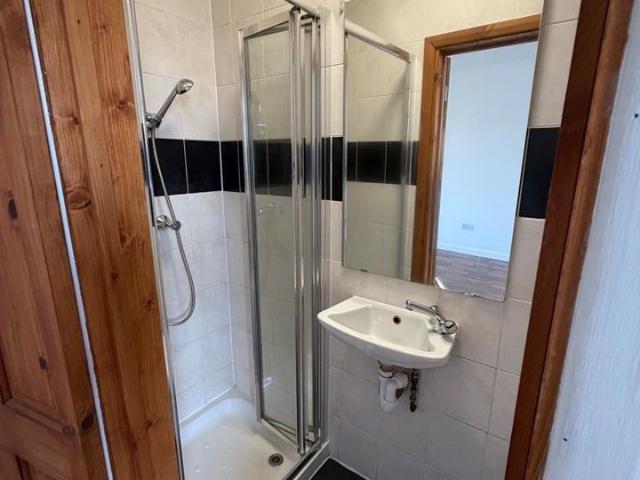 Studio Flat, High Road Leyton, E10