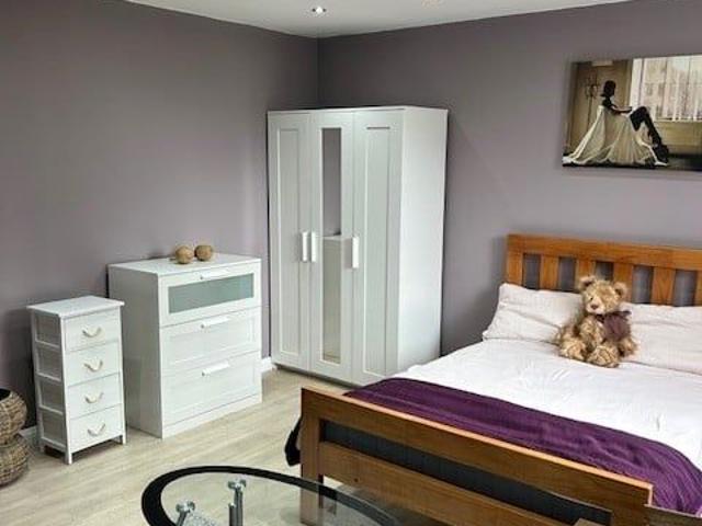 Studio Flat, Highfield Avenue, NW11