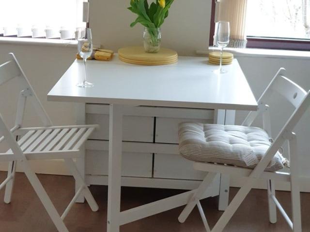 Studio Flat, Honeysuckle Drive, L9
