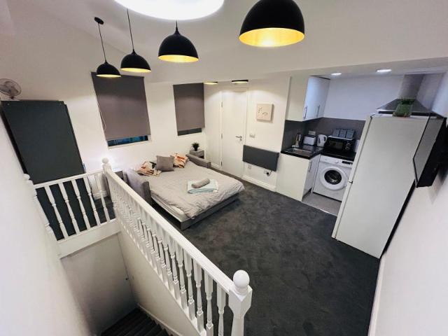 Studio flat Holloway Road
