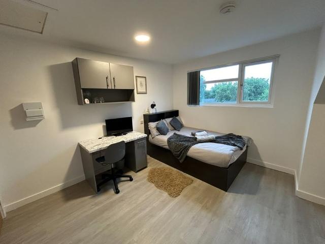 Studio Flat, Humphrey Road, M16