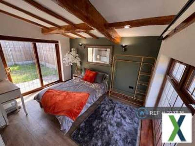 Studio flat in Victoria Road, Nottingham, NG5 #2231176