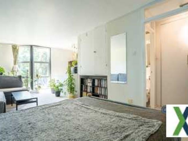 Studio flat in Wellesley Road, London W4, W4 #2358528