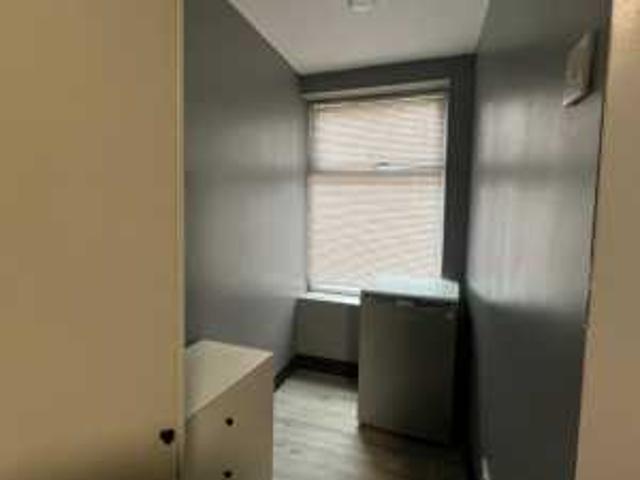 Studio Flat in Barwell, Leicester LE9 8HE with shared kitchen
