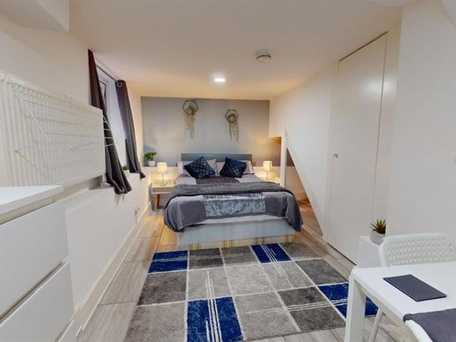 Studio Flat In Dollis Hill, All Bills Included