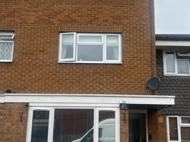 Studio Flat in Greenford UB6