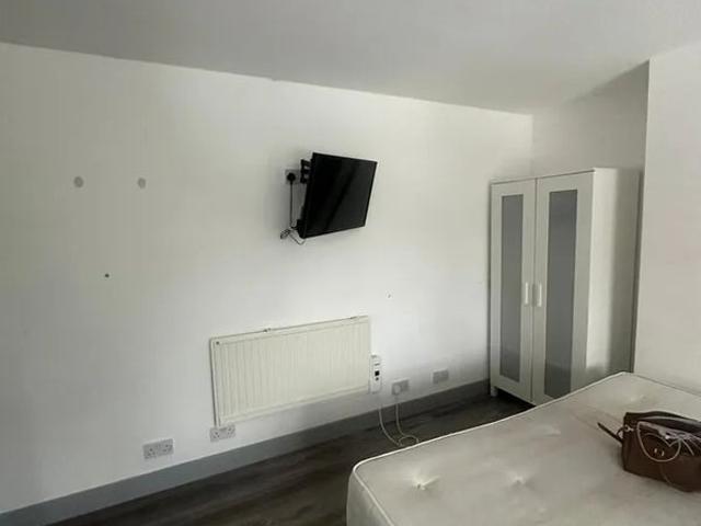 Studio Flat in Harrow HA3