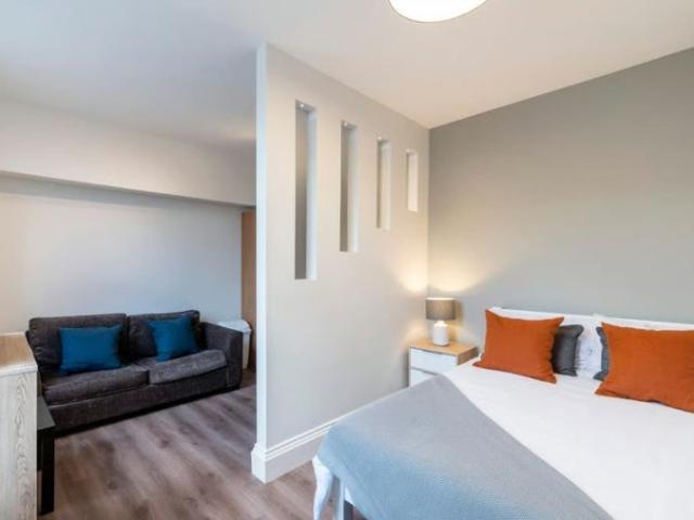 Studio flat in Heaton Students only