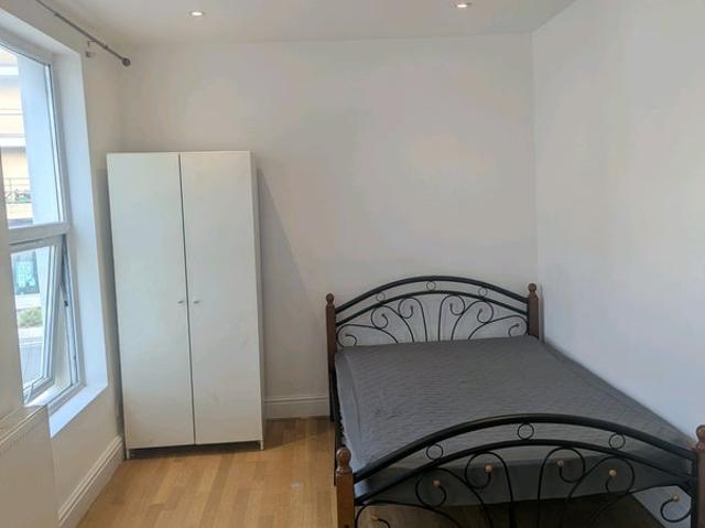Studio flat in Kentish town 1400/month