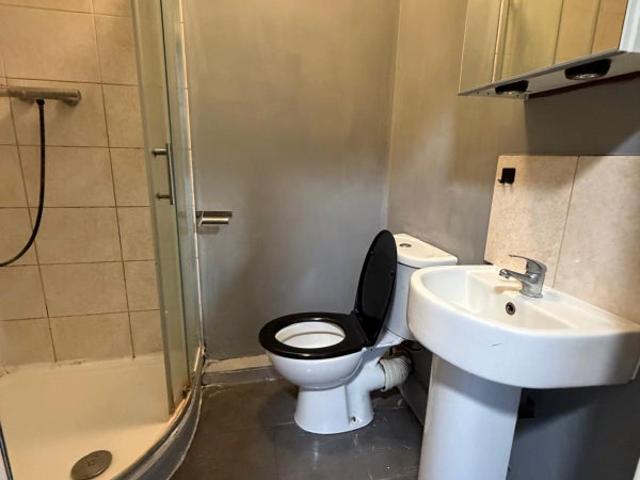 Studio Flat in London, Harrow HA13PH