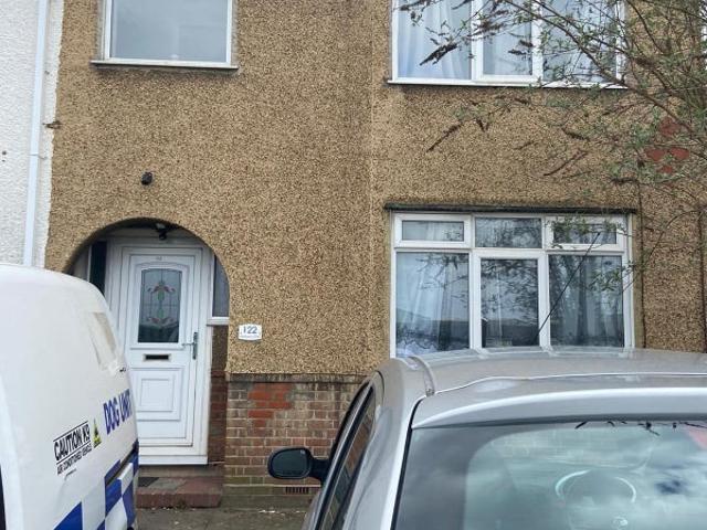 Studio Flat in London, Harrow HA14UH