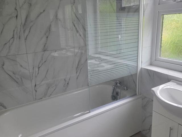 STUDIO flat in NW11 great public transport