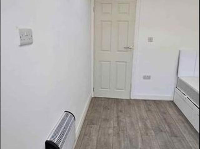 Studio Flat, Inglefield Road, B33