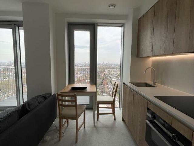 Studio Flat, Jacquard Point, E1