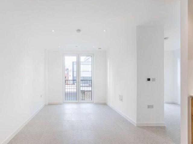 Studio Flat, Jacquard Point, E1