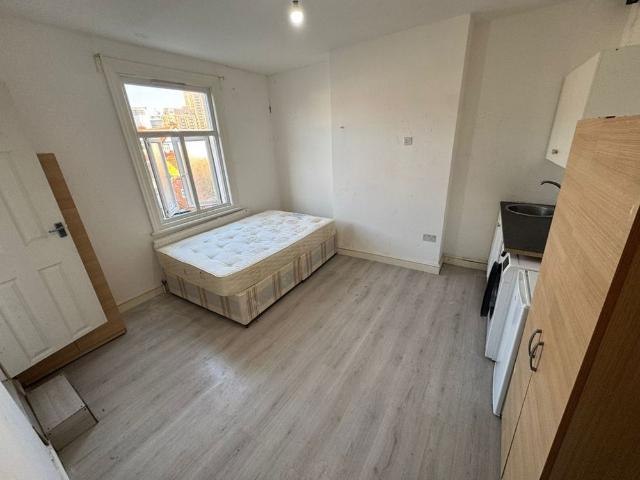 Studio Flat, Jesmond Avenue, HA9