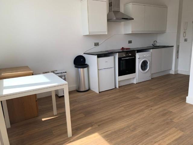 Studio Flat, Kap House, HA1