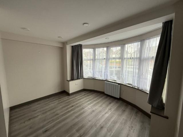 Studio Flat, Kenton Road, HA3