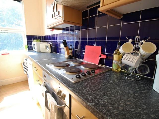 Studio Flat, Kelso Road, LS2