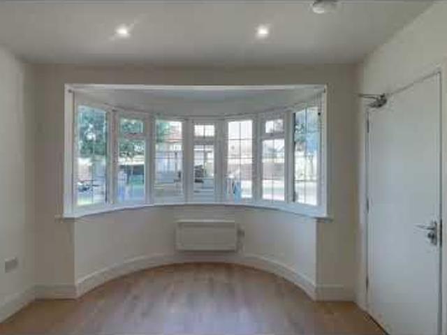 Studio Flat, Kings Road, HA2