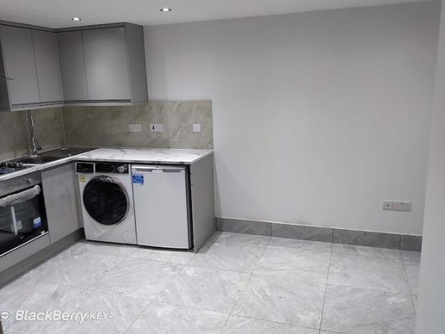 Studio Flat Kilburn High Road, Kilburn, NW6