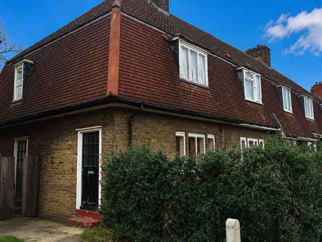 Studio Flat, Knapmill Road, SE6