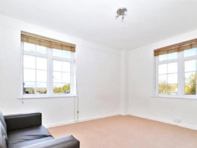 Studio Flat, Langford Court, NW8
