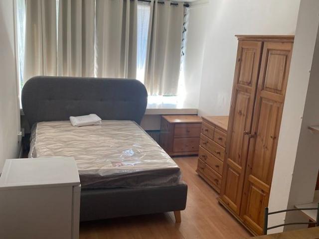 Studio Flat, Langtry Walk, NW8