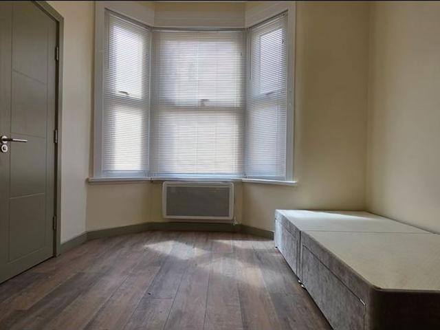 Studio Flat, Laleham Road, SE6