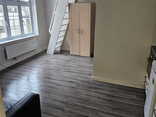 Studio Flat, Lichfield Grove, N3