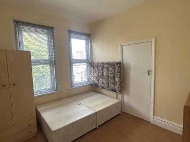 Studio Flat, London, N13