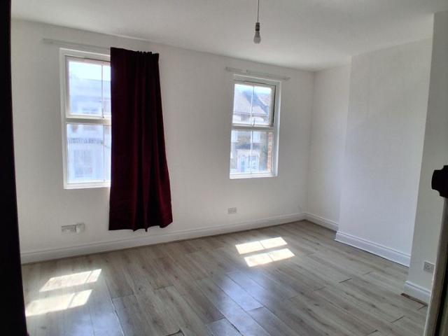 Studio Flat, London, N8