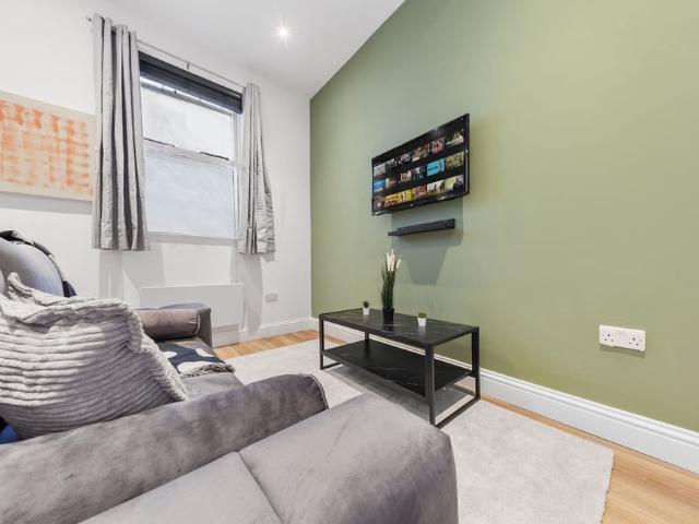 Studio Flat, London, SE8