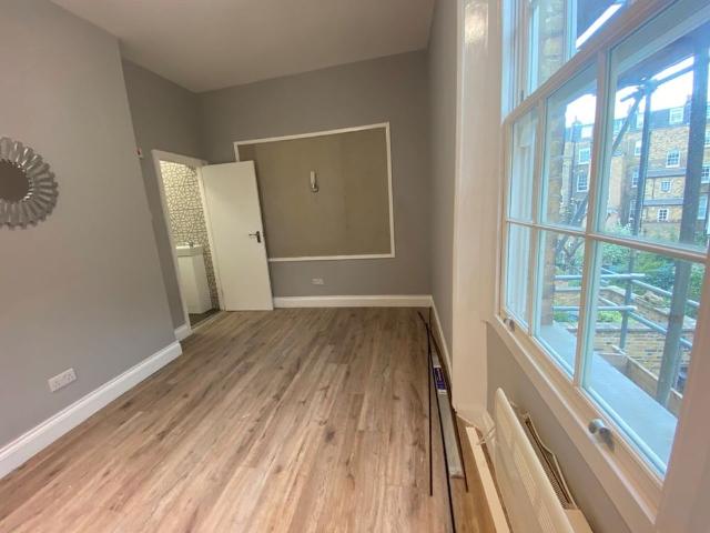 Studio Flat, London, SW1V
