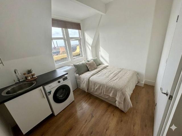 Studio Flat, London Road, CR0