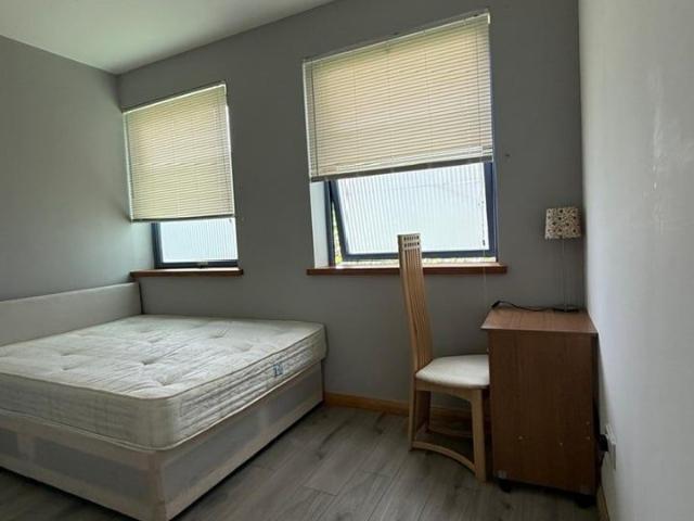 Studio Flat, Manchester Road, E14