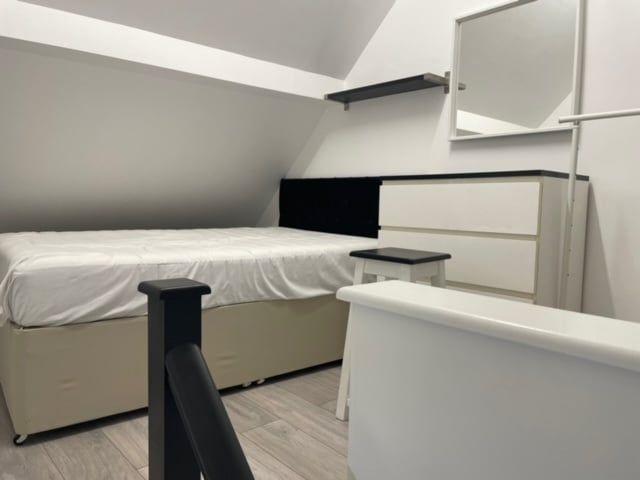 Studio Flat, Manor Drive, HA9