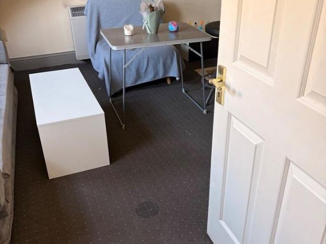 Studio Flat, Madeley Road, W5