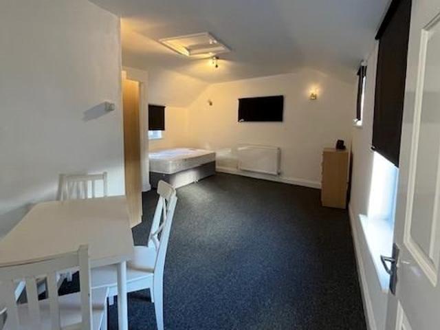 Studio Flat, Marlborough Road, N22