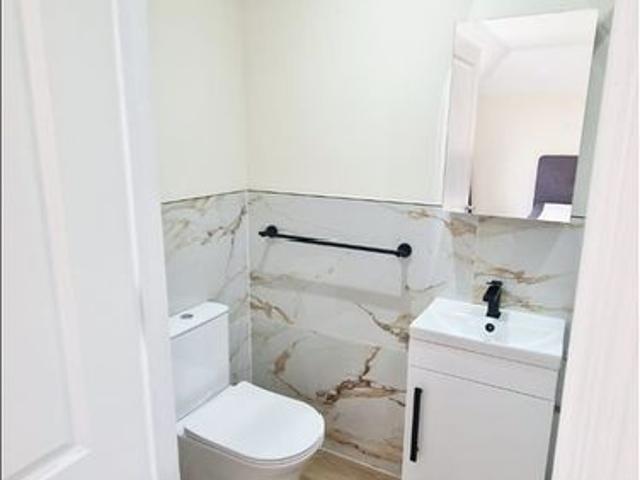 Studio Flat, Melliss Avenue, TW9