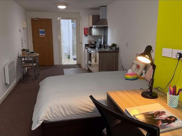 Studio Flat, Minerva House, NG1