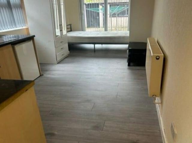 Studio Flat, Middleborough Road, CV1