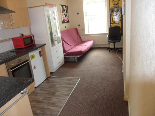 Studio Flat, Middleborough Road, CV1