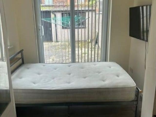 Studio Flat, Middleborough Road, CV1