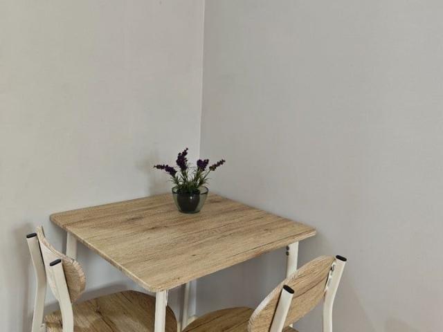 Studio Flat, Millwood Rd, TW3