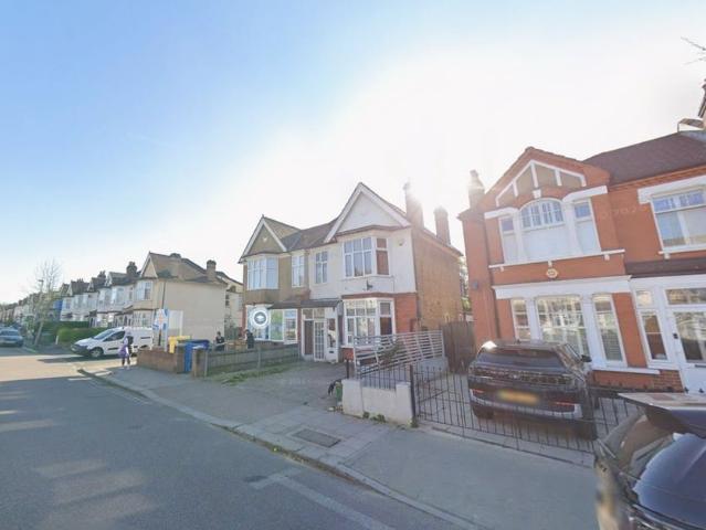 Studio Flat, Muirkirk Road, SE6