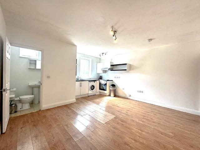 Studio Flat, Myron Place, SE13