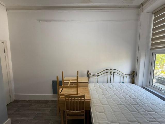 Studio Flat, Newick Road, E5