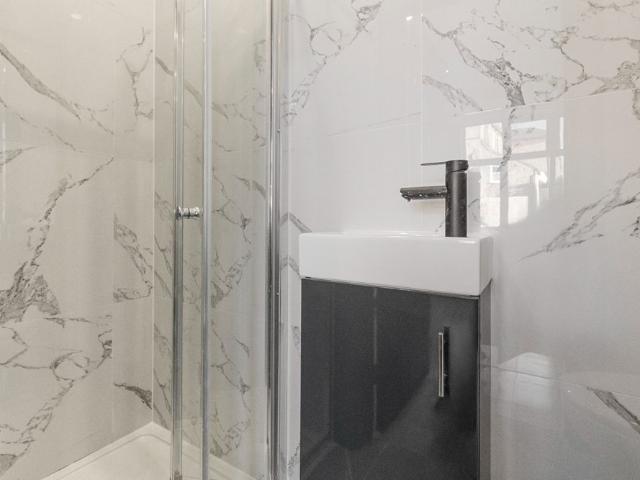 Studio Flat, Niederwald Road, SE26